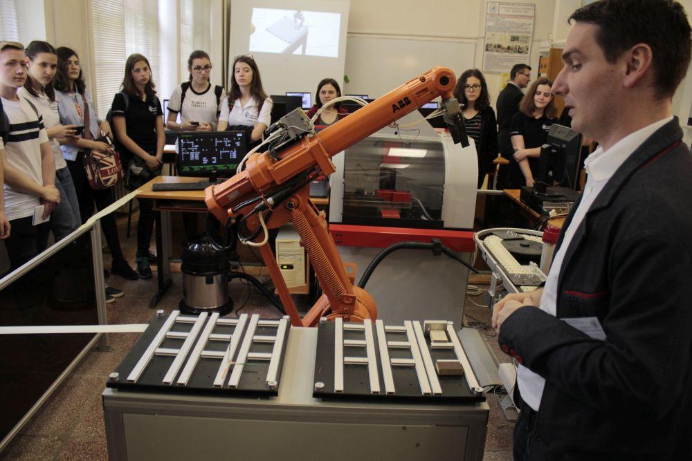 Activități STEM Discovery Week 2018 | Colegiul Național „Vasile Alecsandri” Iași